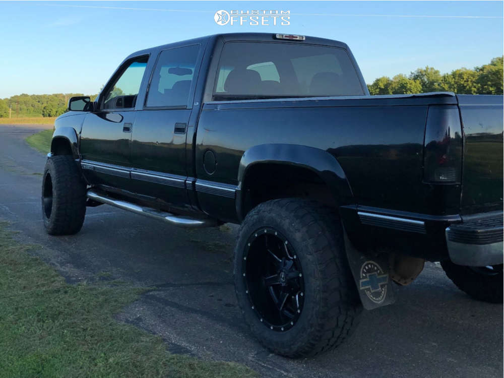 1999 Chevrolet K2500 with 20x12 -44 Fuel Maverick and 35/12.5R20 ...