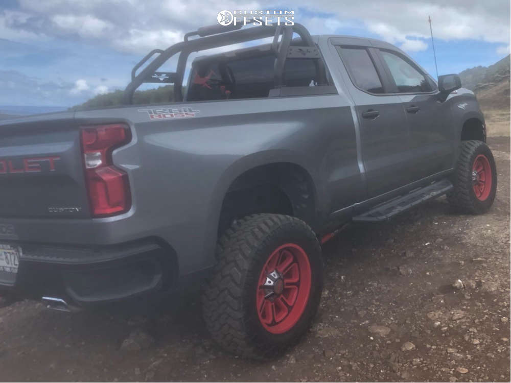 2019 Chevrolet Silverado 1500 with 20x10 -24 Moto Metal MO984 and 35/12 ...
