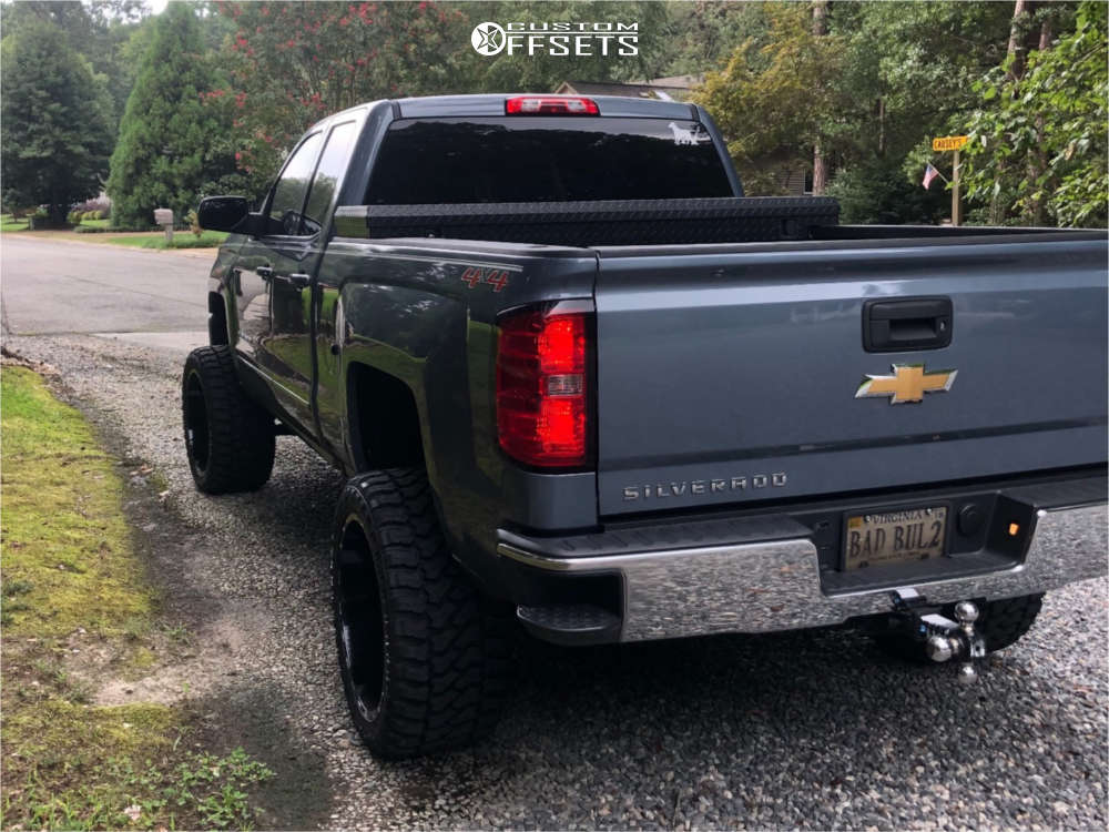 2016 Chevrolet Silverado 1500 with 22x12 -44 TIS 544BM and 33/14.5R22 Fury Offroad Country ...