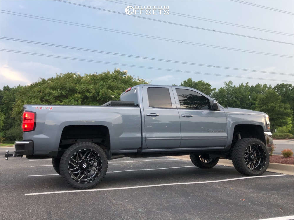 2016 Chevrolet Silverado 1500 with 22x12 -44 TIS 544BM and 33/14.5R22 Fury Offroad Country ...