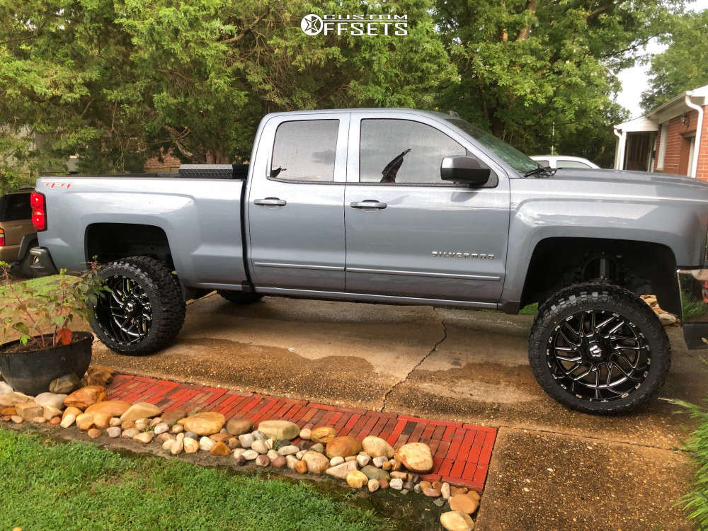 2016 Chevrolet Silverado 1500 with 22x12 -44 TIS 544BM and 33/14.5R22 Fury Offroad Country ...