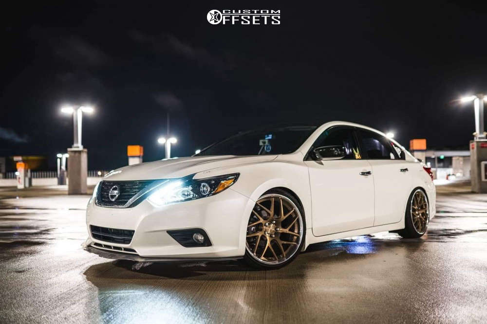 2022 Nissan Altima Tires