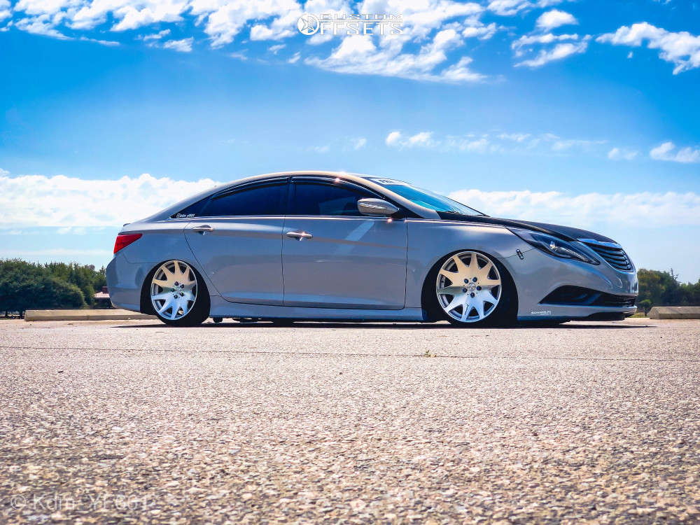 2014 Hyundai Sonata with 19x9.5 35 MRR Hr3 and 225/35R19 Federal 595 Rs ...