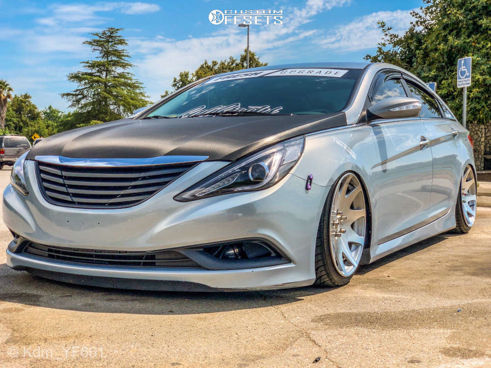 2014 Hyundai Sonata with 19x9.5 35 MRR Hr3 and 225/35R19 Federal 595 Rs ...