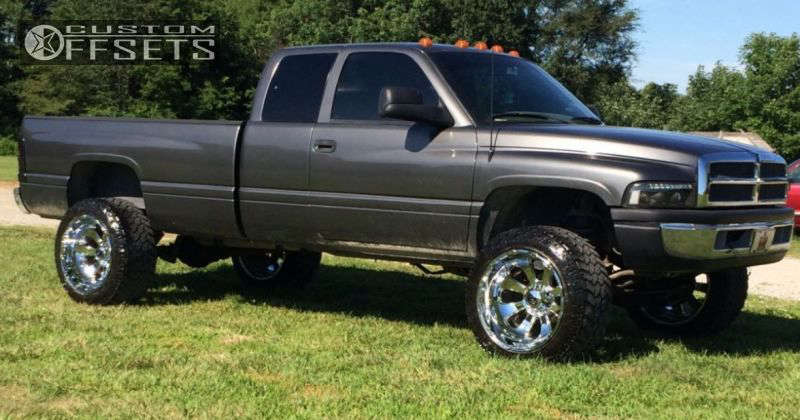 1997 Dodge Ram 2500 with 22x14 -77 XD Armour and 325/50R22 Nitto Trail ...