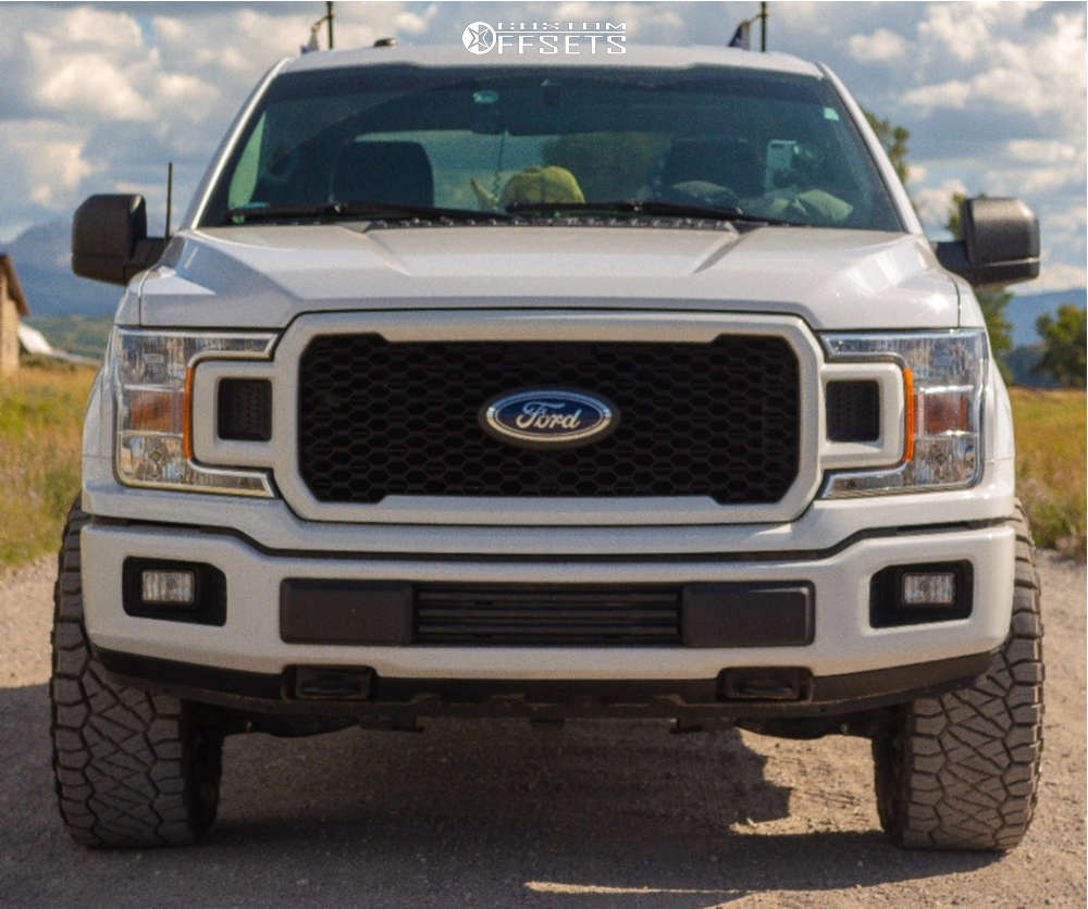2019 Ford F-150 with 18x9 0 Pro Comp Series 32 and 33/12.5R18 Nitto ...