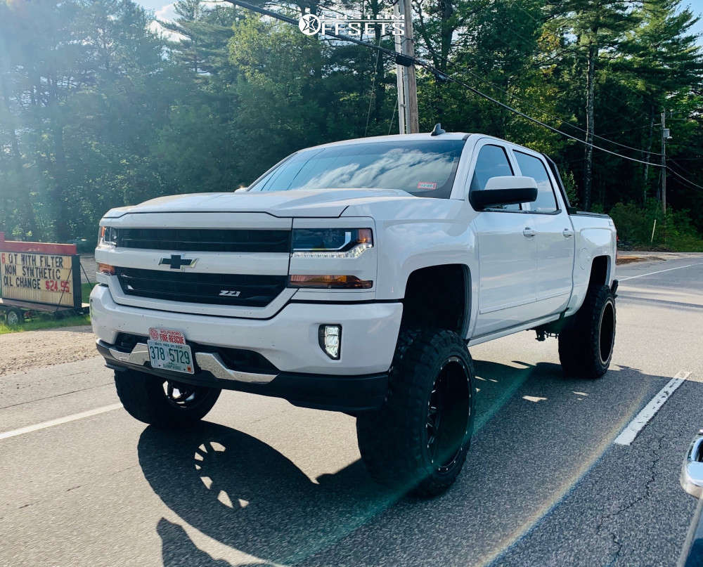 2018 Chevrolet Silverado 1500 with 22x12 -43 Fuel Vandal and 35/12.5R22 ...