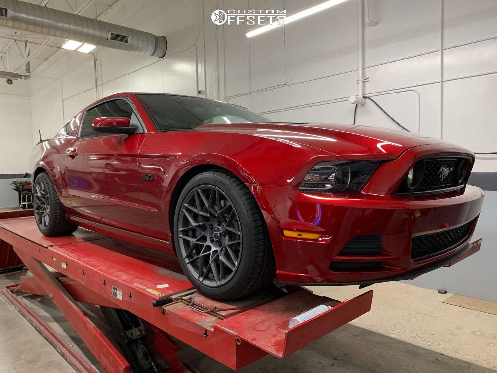 2014 Ford Mustang with 19x9.5 38 RTR Tech Mesh and 255/40R19 Ohtsu ...