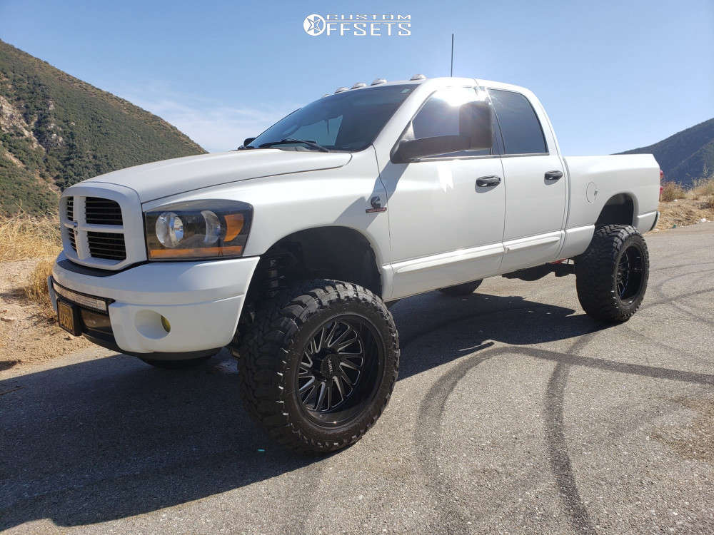 2007 Dodge Ram 2500 with 22x12 -45 Tuff T2a and 37/13.5R22 Toyo Tires ...