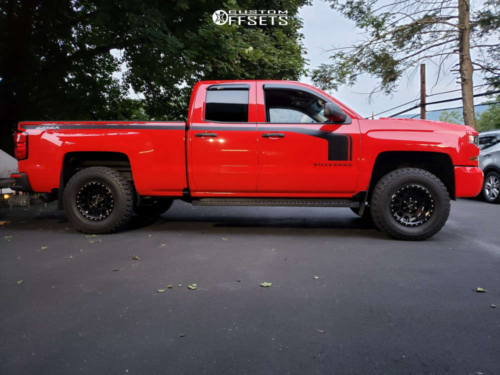 2018 Chevrolet Silverado 1500 with 17x8.5 0 Method Nv and 285/70R17 ...
