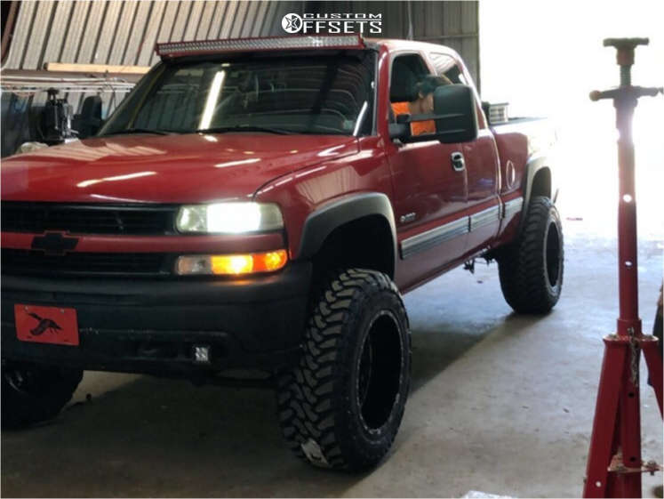 2001 Chevrolet Silverado 1500 with 20x12 -44 TIS 544BM and 35/12.5R20 ...
