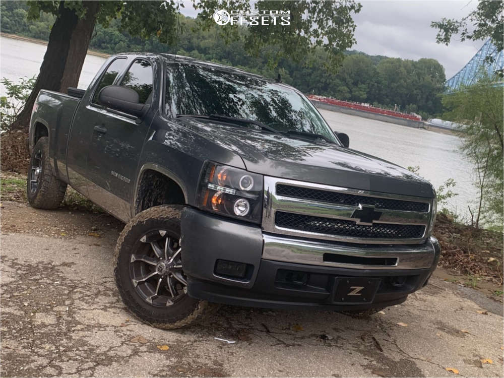 2011 Chevrolet Silverado 1500 with 18x9 -12 XD Badlands and 275/70R18 ...