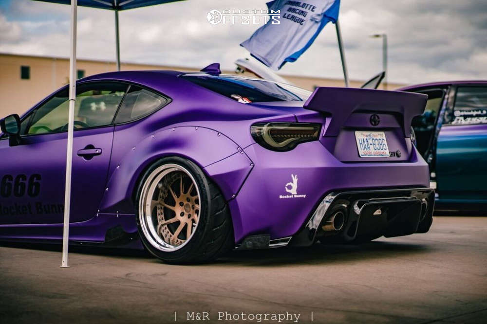 2015 Scion FR-S with 18x9.5 -30 ESR Forged Es10 Classic and 225/35R18 ...