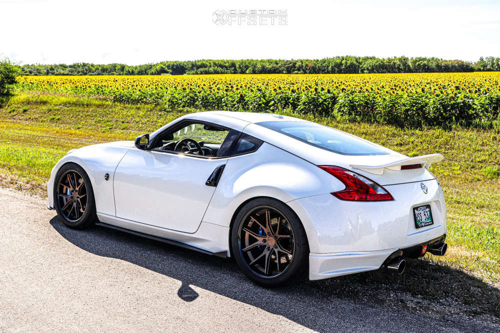 2010 Nissan 370Z with 20x9 25 Ferrada FR2 and 275/35R20 Nitto Nt05 and ...