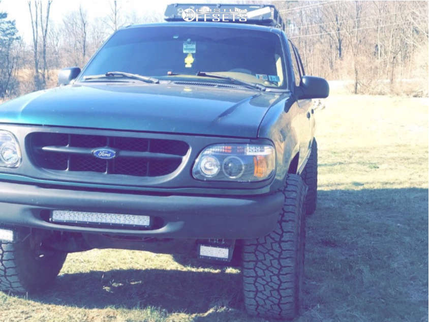 1996 Ford Explorer with 15x8 -25 Pro Comp Series 51 and 33/12.5R15 ...