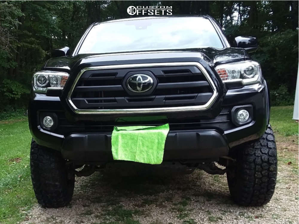 2018 Toyota Tacoma with 16x10 -38 Pro Comp Series 252 and 265/75R16 ...