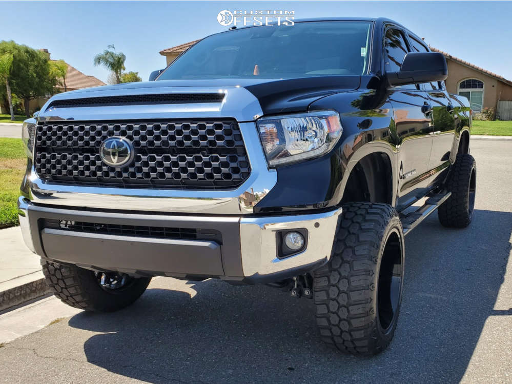 2018 Toyota Tundra with 22x12 -44 Hostile Fury and 35/12.5R22 RBP ...