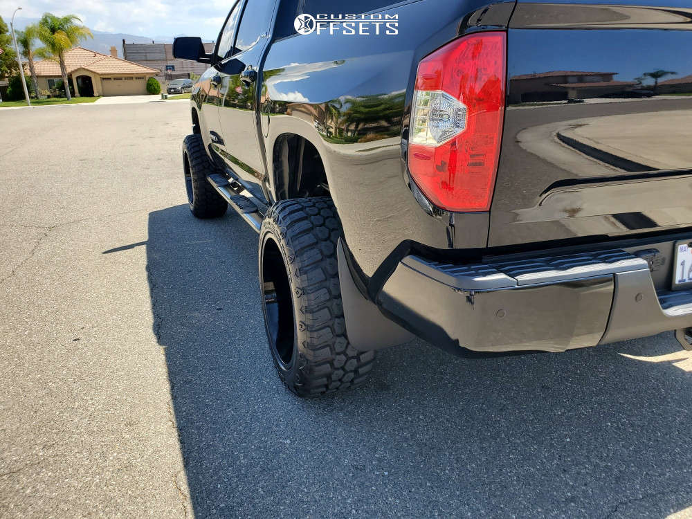 2018 Toyota Tundra with 22x12 -44 Hostile Fury and 35/12.5R22 RBP ...