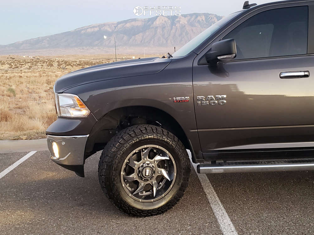 2017 Ram 1500 with 20x10 -25 Grid Gd01 and 35/12.5R20 Kenda Klever R/t ...