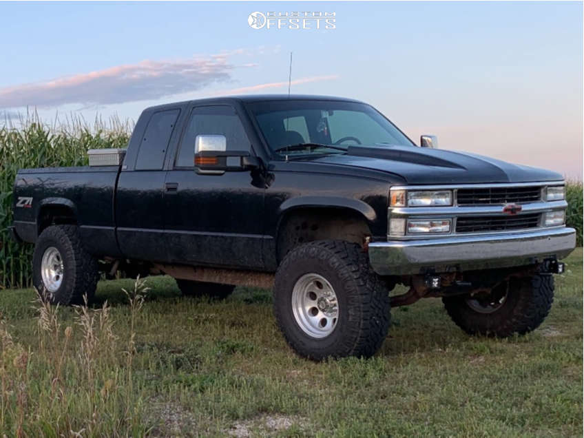 1995 Chevrolet K1500 with 16x10 -25 Pro Comp Series 69 and 35/12.5R16 ...