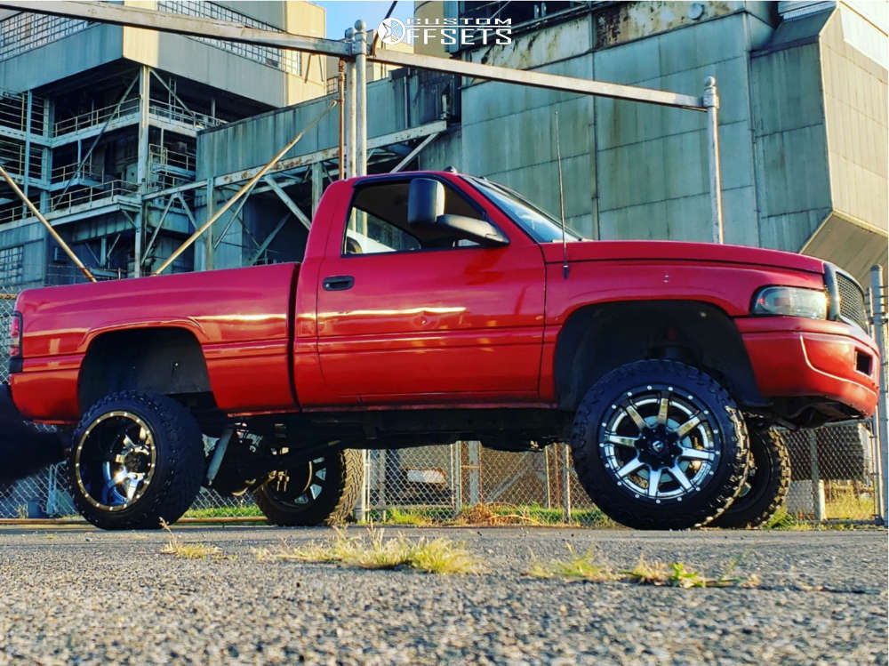 2001 Dodge Ram 2500 with 20x14 -76 Fuel Maverick D260 and 33/12.5R20 ...