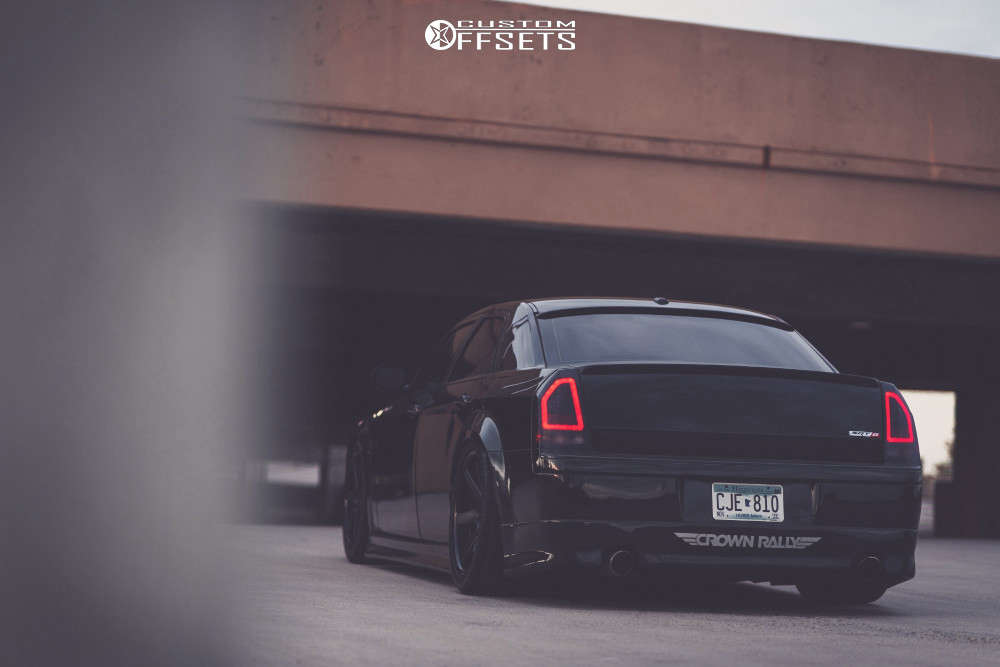Stanced Chrysler 300 Srt8