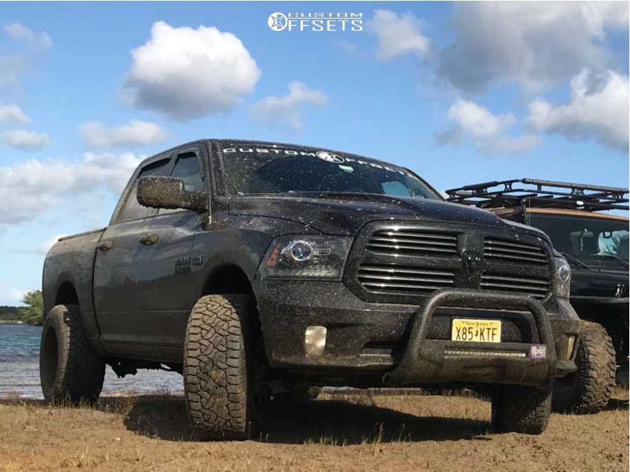 2016 Ram 1500 with 20x12 -44 ARKON OFF-ROAD Lincoln and 33/12.5R20 Fuel ...