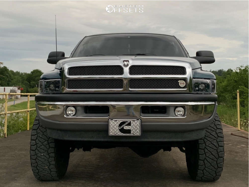 1997 Dodge Ram 2500 with 17x9 -12 Pacer 164 and 35/12.5R17 Nitto Ridge ...