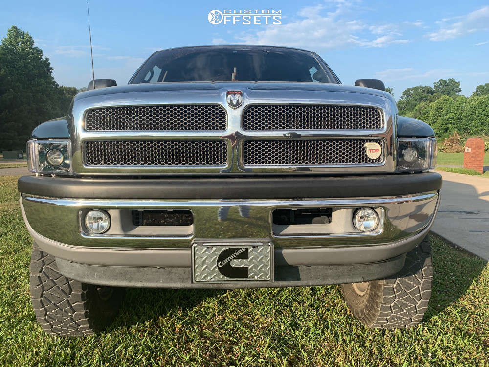 1997 Dodge Ram 2500 with 17x9 -12 Pacer 164 and 35/12.5R17 Nitto Ridge ...