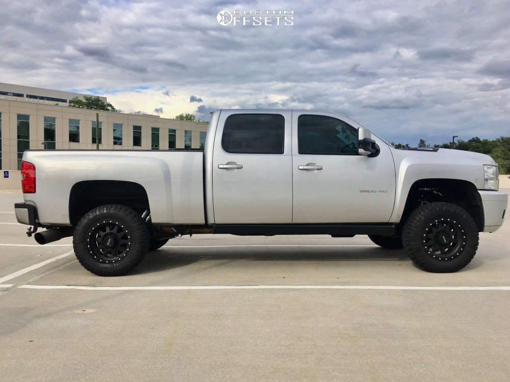2014 Chevrolet Silverado 2500 HD with 18x9 18 Method Standard and 295 ...