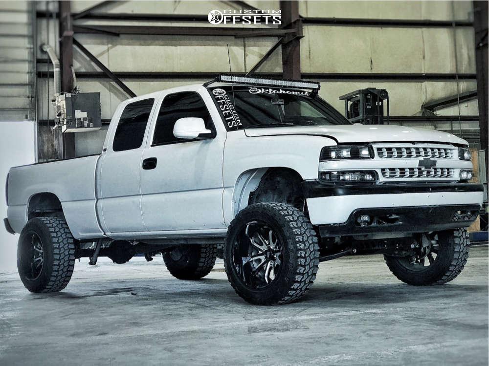 2001 Chevrolet Silverado 1500 with 20x12 -44 Moto Metal Mo983 and 33/12 ...