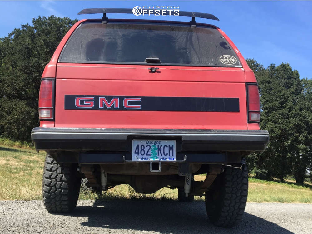 1989 GMC S15 Jimmy with 15x7 6 Black Rock 942b and 30/9.5R15 Mud Claw ...