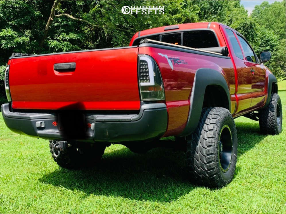 2006 Toyota Tacoma with 17x9 -12 Dropstars 645 and 33/12.5R17 Red Dirt ...