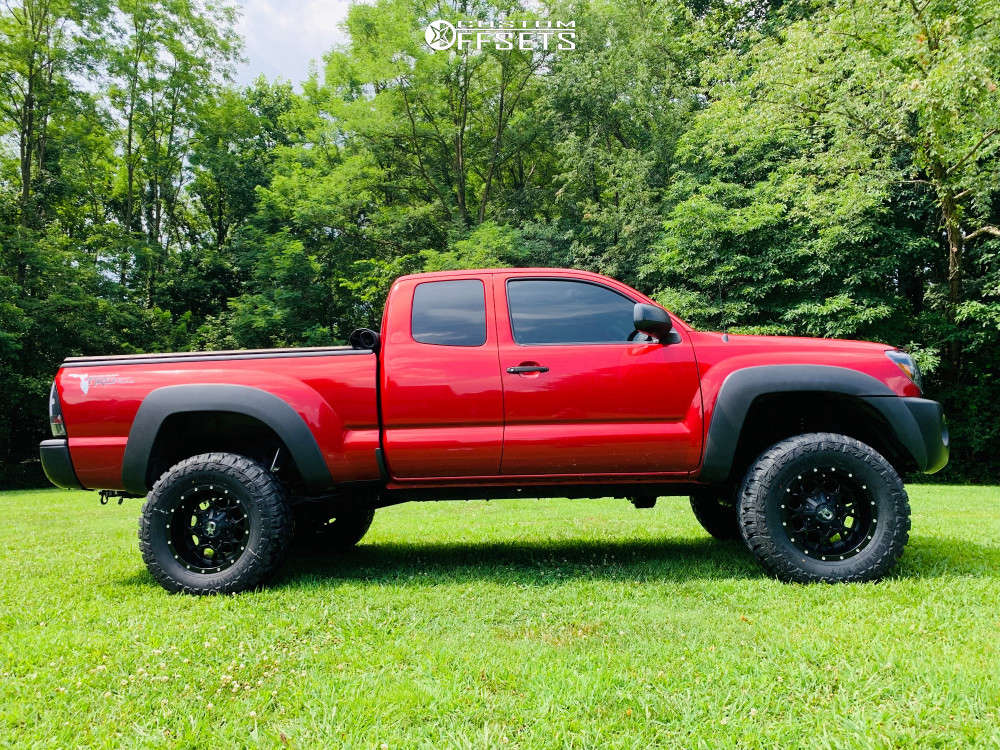 2006 Toyota Tacoma with 17x9 -12 Dropstars 645 and 33/12.5R17 Red Dirt ...