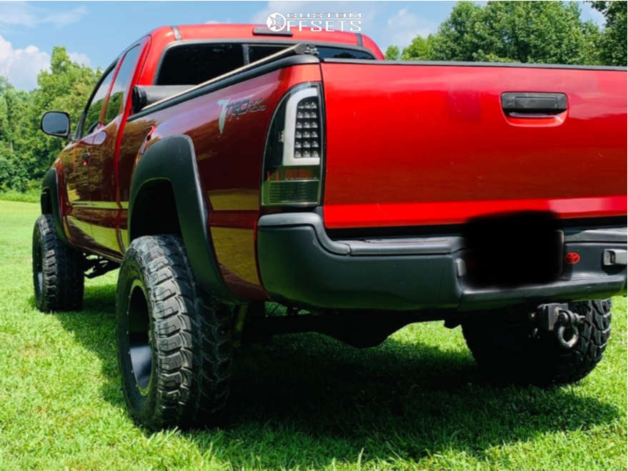 2006 Toyota Tacoma with 17x9 -12 Dropstars 645 and 33/12.5R17 Red Dirt ...