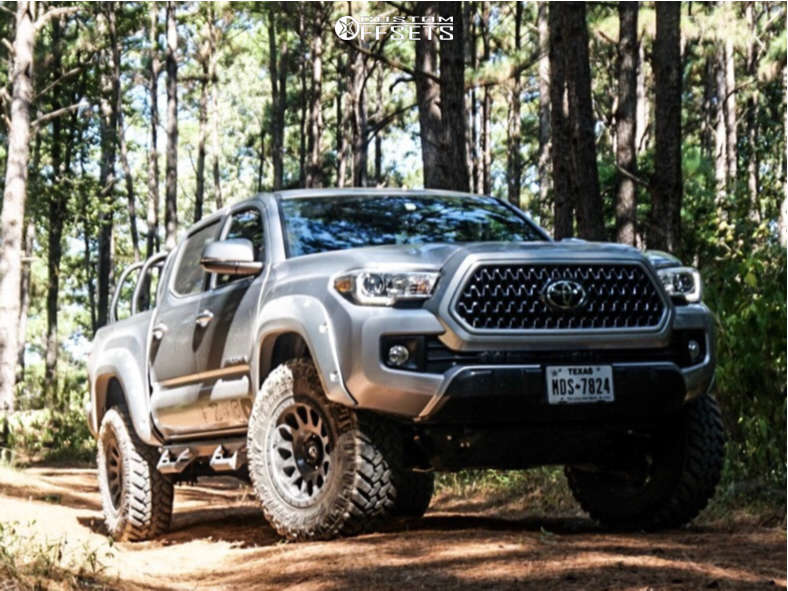 2019 Toyota Tacoma with 18x9 0 Fuel Vector and 275/65R18 Nitto Trail ...