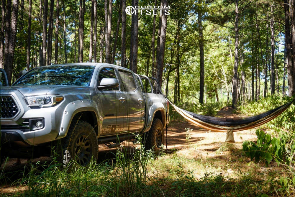 2019 Toyota Tacoma with 18x9 0 Fuel Vector and 275/65R18 Nitto Trail ...