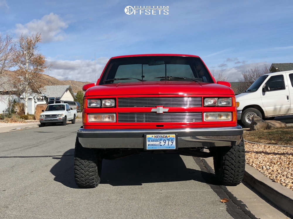 1989 Chevrolet C1500 with 15x8.5 -26 Level 8 Tracker Pro and 33/12.5R15 ...