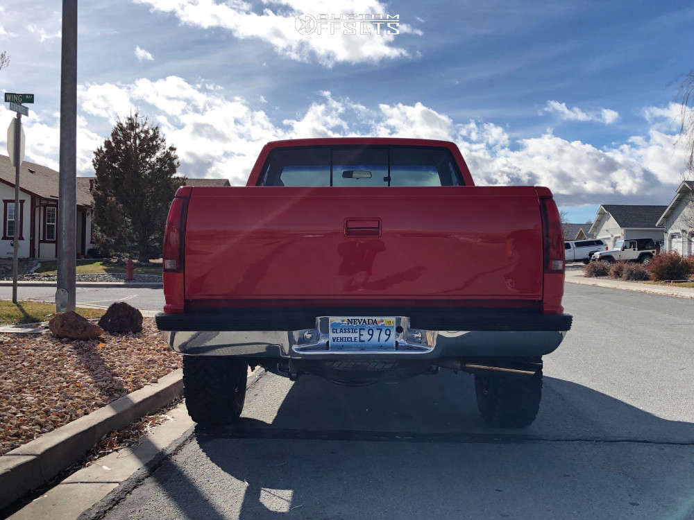 1989 Chevrolet C1500 with 15x8.5 -26 Level 8 Tracker Pro and 33/12.5R15 ...