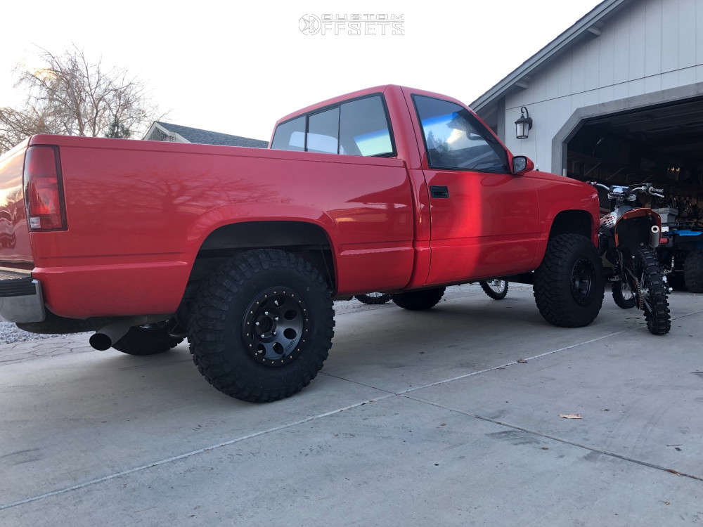 1989 Chevrolet C1500 with 15x8.5 -26 Level 8 Tracker Pro and 33/12.5R15 ...