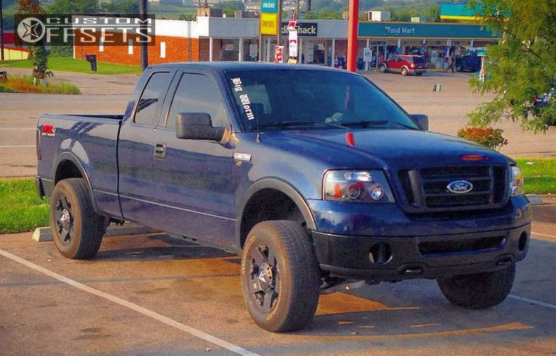 2005 Ford F-150 with 18x9 XD Rockstar and 32/9.5R18 Michelin LTX A-T2 ...