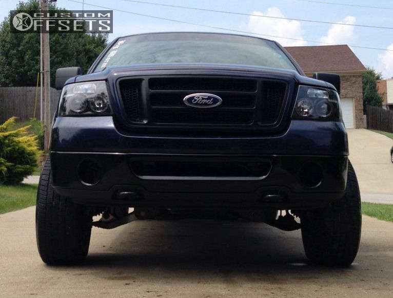 2005 Ford F-150 with 18x9 XD Rockstar and 32/9.5R18 Michelin LTX A-T2 ...