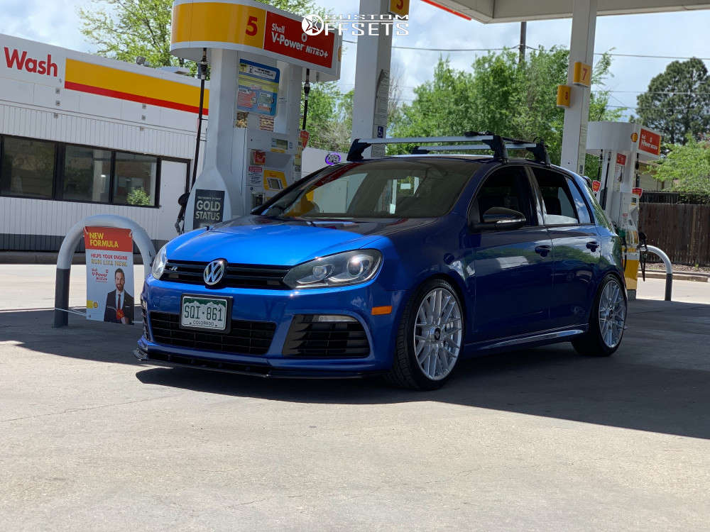 2013 Volkswagen Golf R with 18x8.5 45 Rotiform Rse and 225/40R18 ...