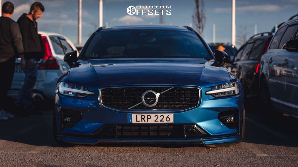 2019 Volvo V60 with 20x10 38 Rohana Rc10 and 245/30R20 Michelin Pilot ...