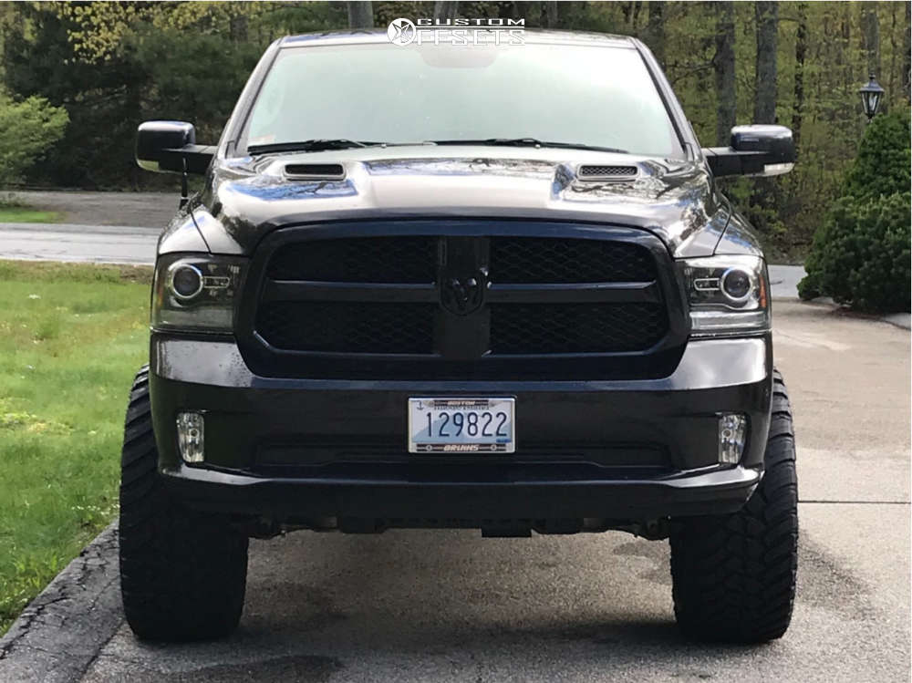 2017 Ram 1500 with 22x10 -18 Fuel Sledge and 37/13.5R22 AMP Mud Terrain ...