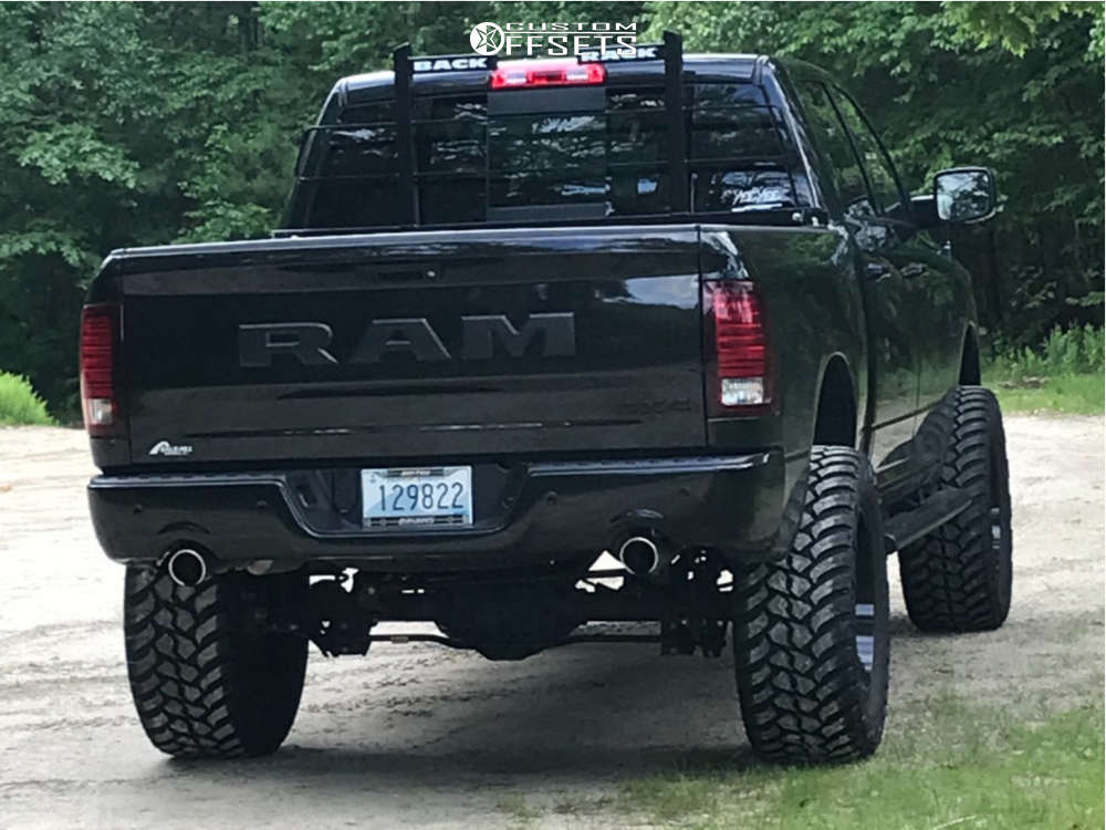 2017 Ram 1500 with 22x10 -18 Fuel Sledge and 37/13.5R22 AMP Mud Terrain ...