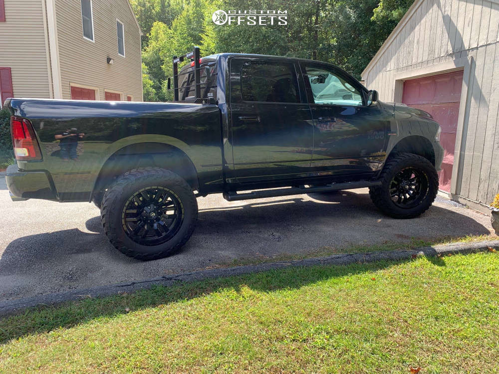 2017 Ram 1500 with 22x10 -18 Fuel Sledge and 37/13.5R22 AMP Mud Terrain ...