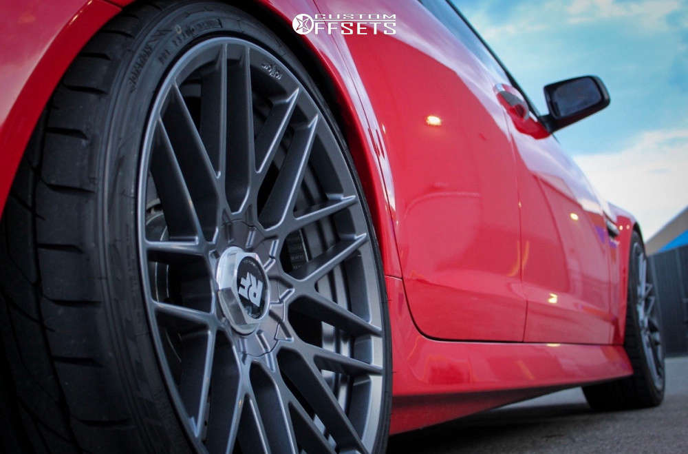 2008 Pontiac G8 with 20x8.5 35 Rotiform Rse and 255/35R20 Nitto Nt555 ...