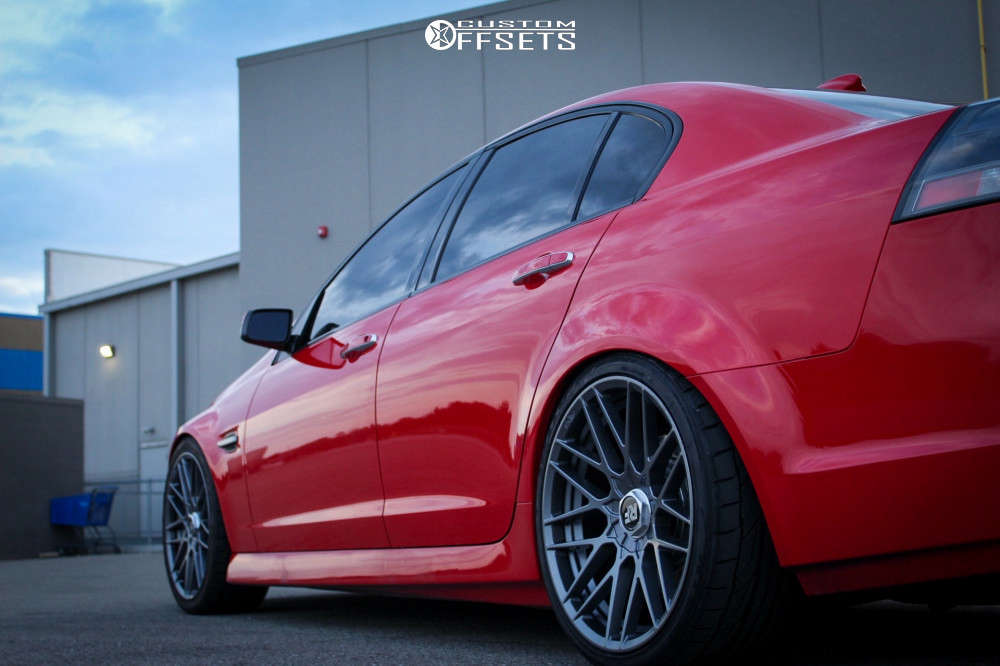 2008 Pontiac G8 with 20x8.5 35 Rotiform Rse and 255/35R20 Nitto Nt555 ...