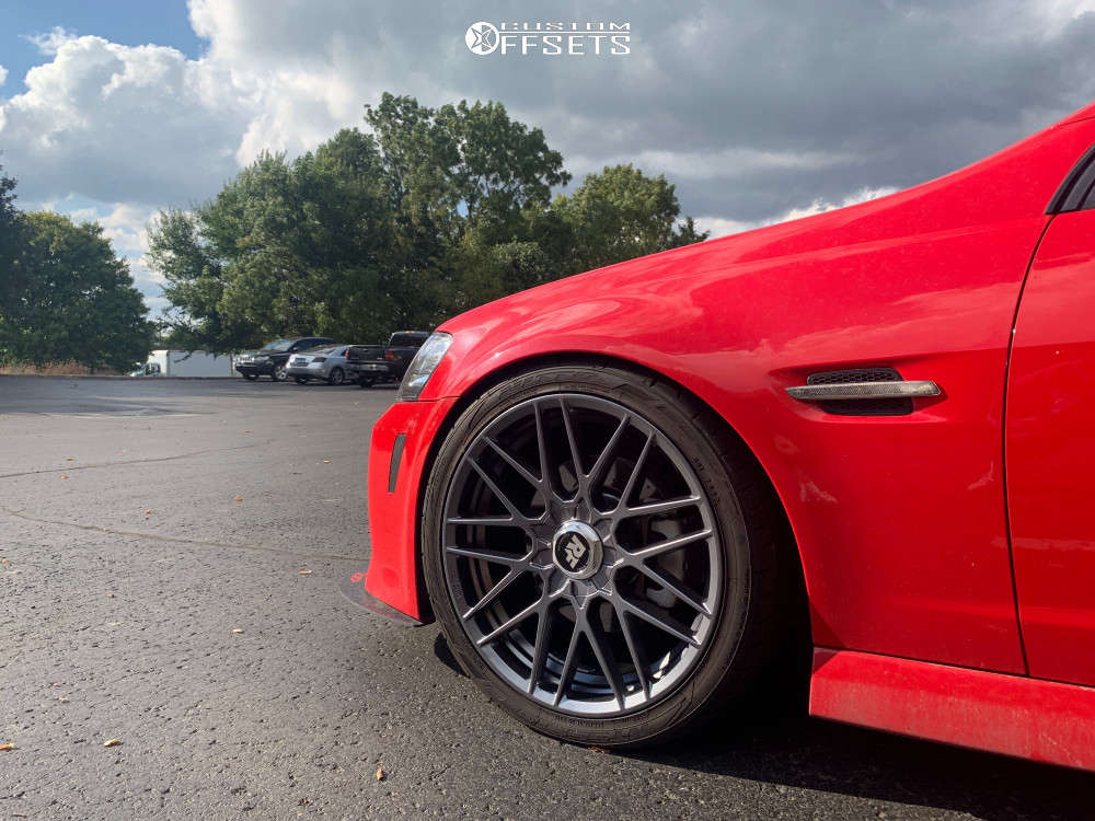 2008 Pontiac G8 with 20x8.5 35 Rotiform Rse and 255/35R20 Nitto Nt555 ...